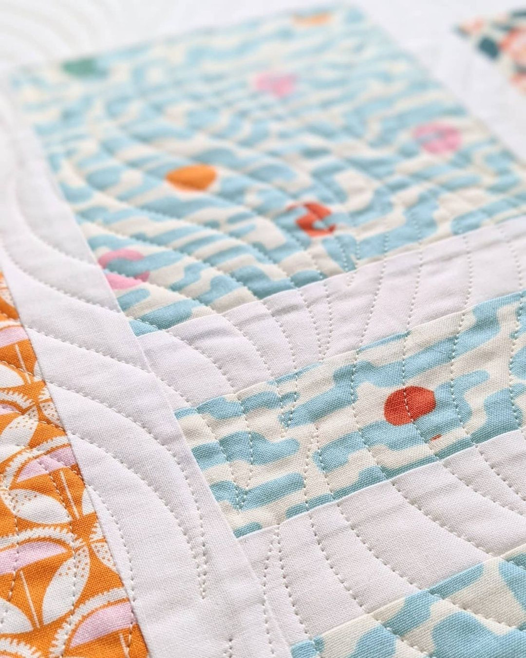 GOOD VIBRATIONS QUILT Kit - Cloud 9 Organic 54" X 70" (137x 177 cm ...