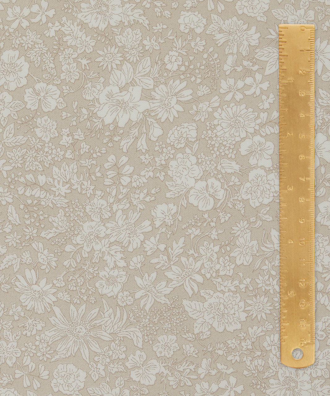 LIBERTY QUILTING, EMILY BELLE in Parchment - ELEGANTE VIRGULE CANADA