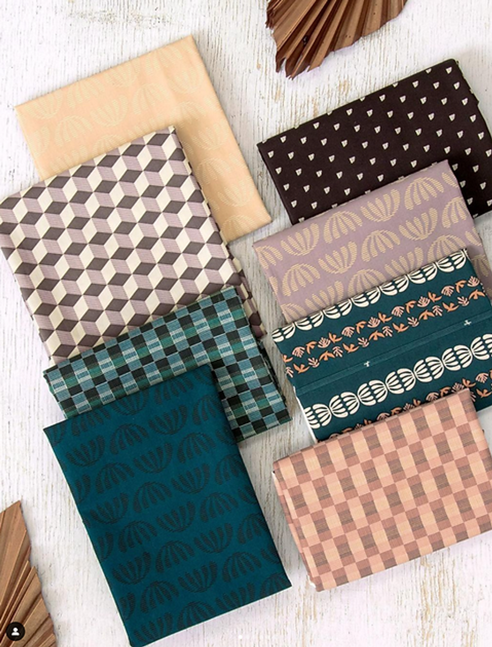 AGF DUVAL by Suzy Quilts, FQ Bundle of 18 Fabrics - Elegante Virgule Canada