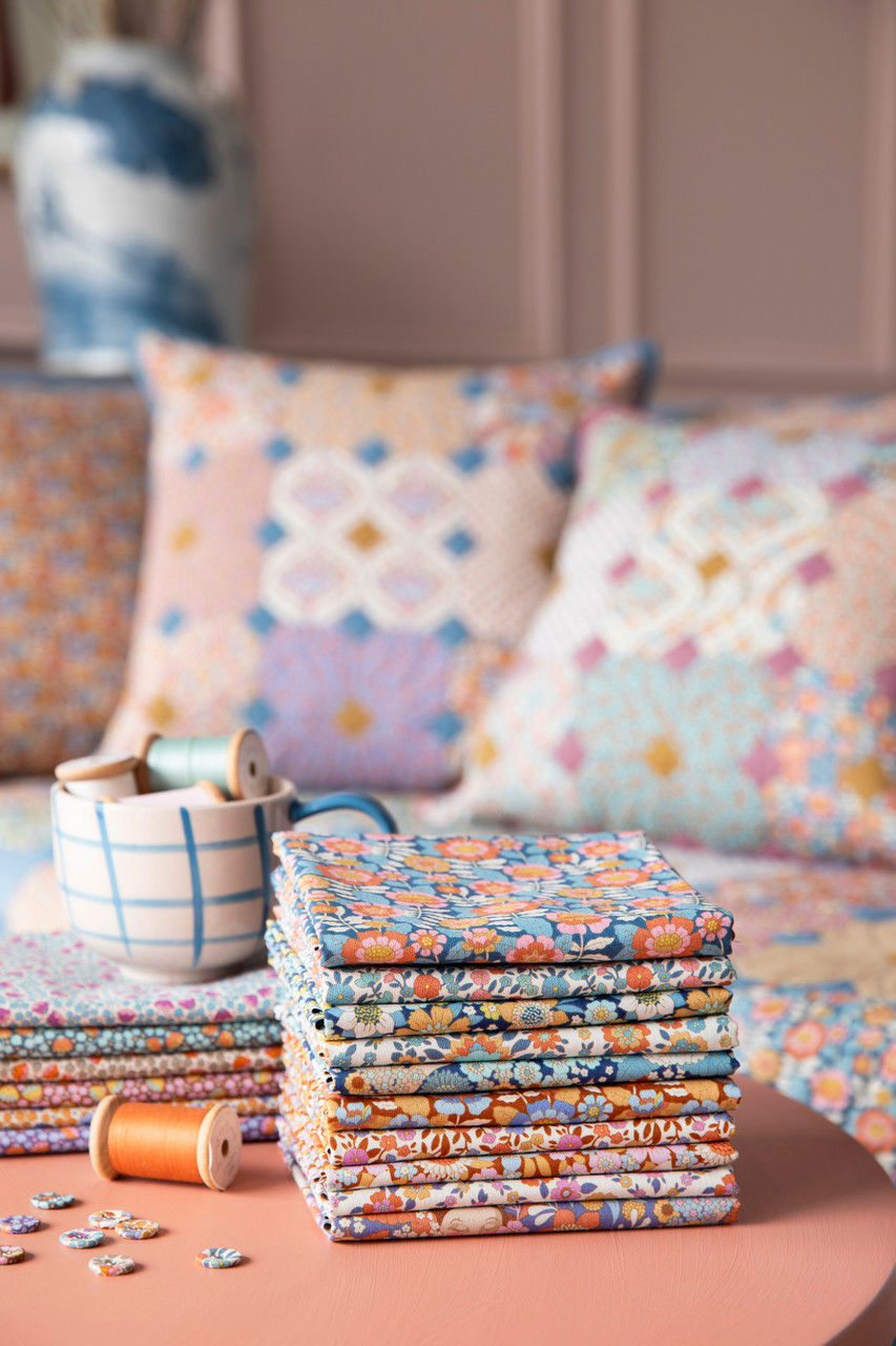 TILDA WALLFLOWER, Bianca Blue - ELEGANTE VIRGULE CANADA