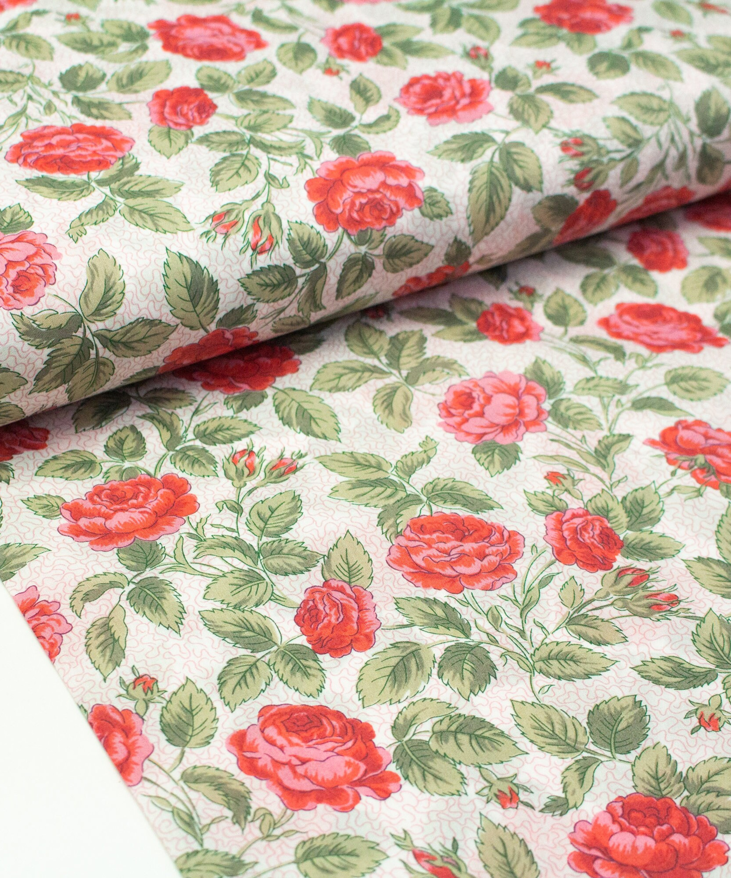 LIBERTY OF LONDON - Twist & Twine A Red, 100% Cotton Tana Lawn ...