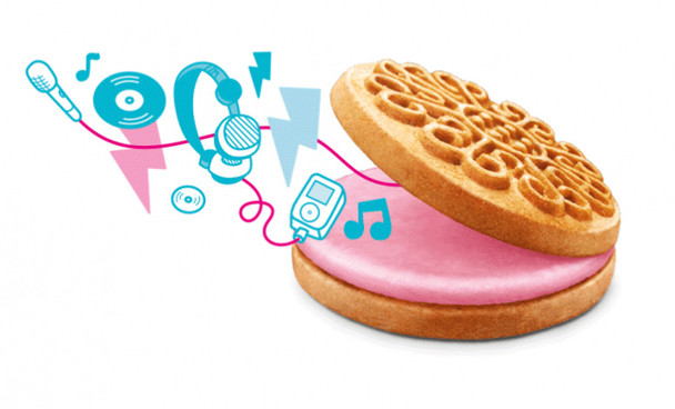 Famosa LuLu Galletas con Relleno Sabor Frutilla Cookies with Strawberry ...