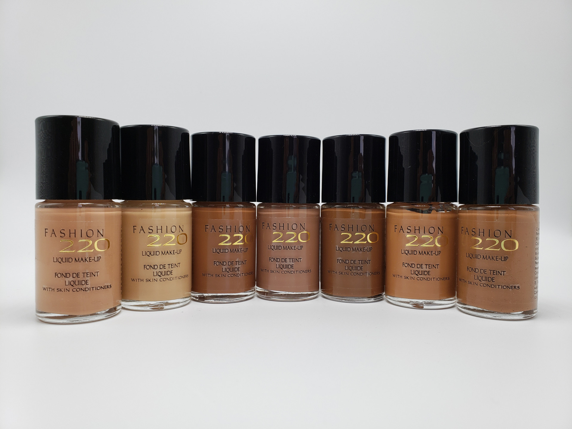 Liquid Make-Up | Fashion 220 Water-Based Cosmetics