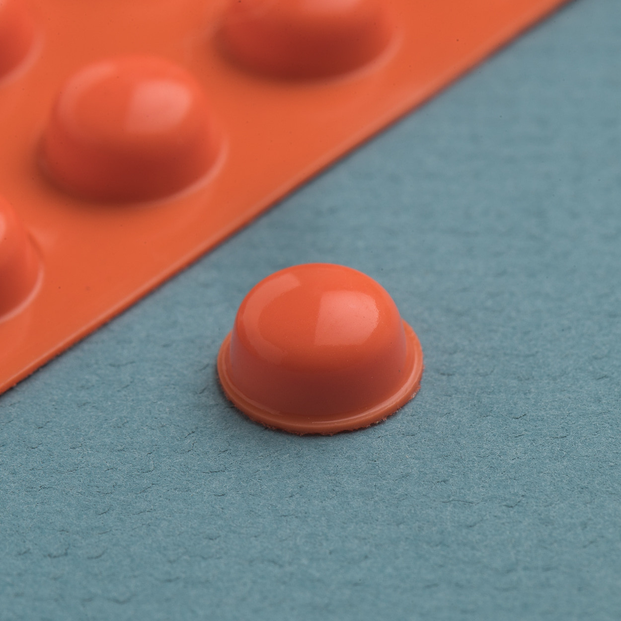 CAN-DO Bumps - Large Orange