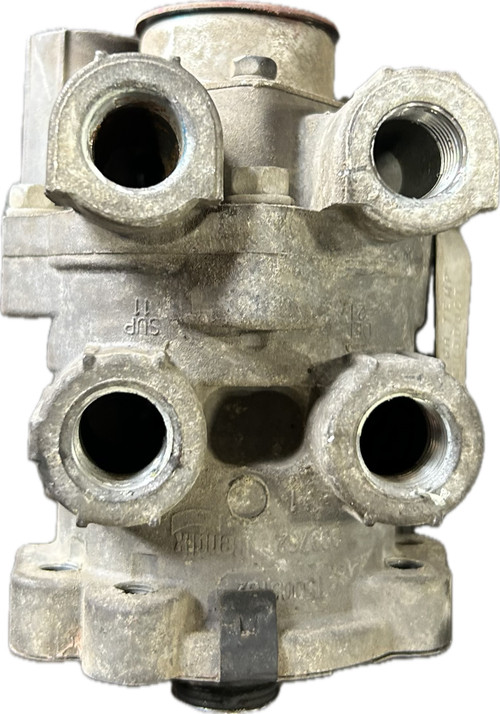 BENDIX E-8P DUAL BRAKE FOOT VALVE