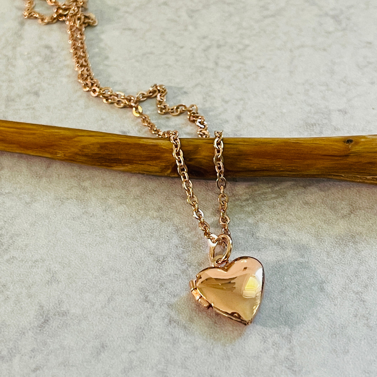 little locket - hollydayco