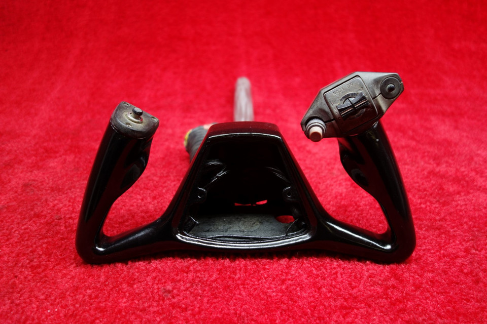 Beechcraft Parts - Control Wheel Yokes - FCA Air Parts
