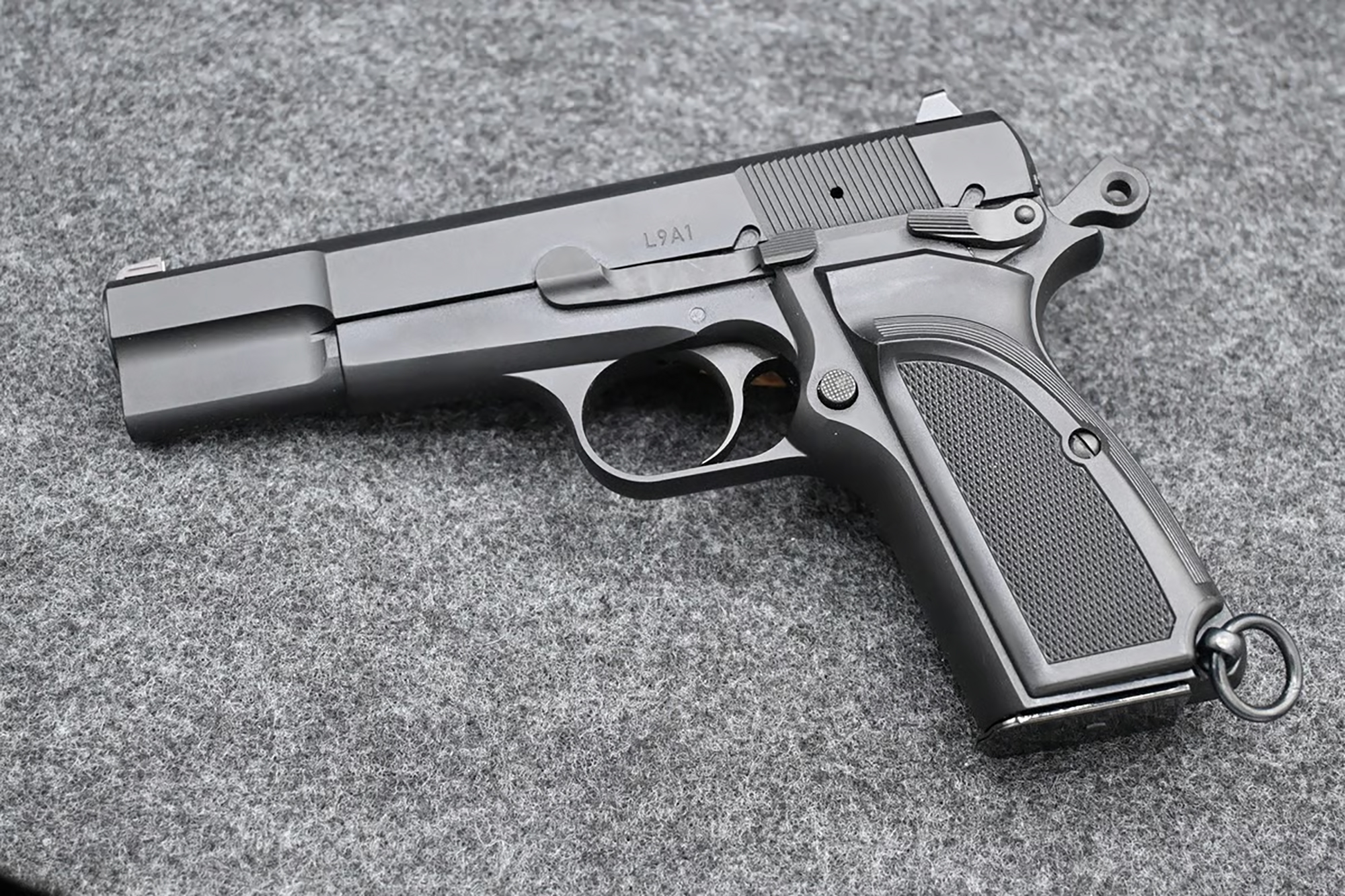 Royal Regulator: Review of the Inglis L9A1 9mm - Guns.com - SDS Arms