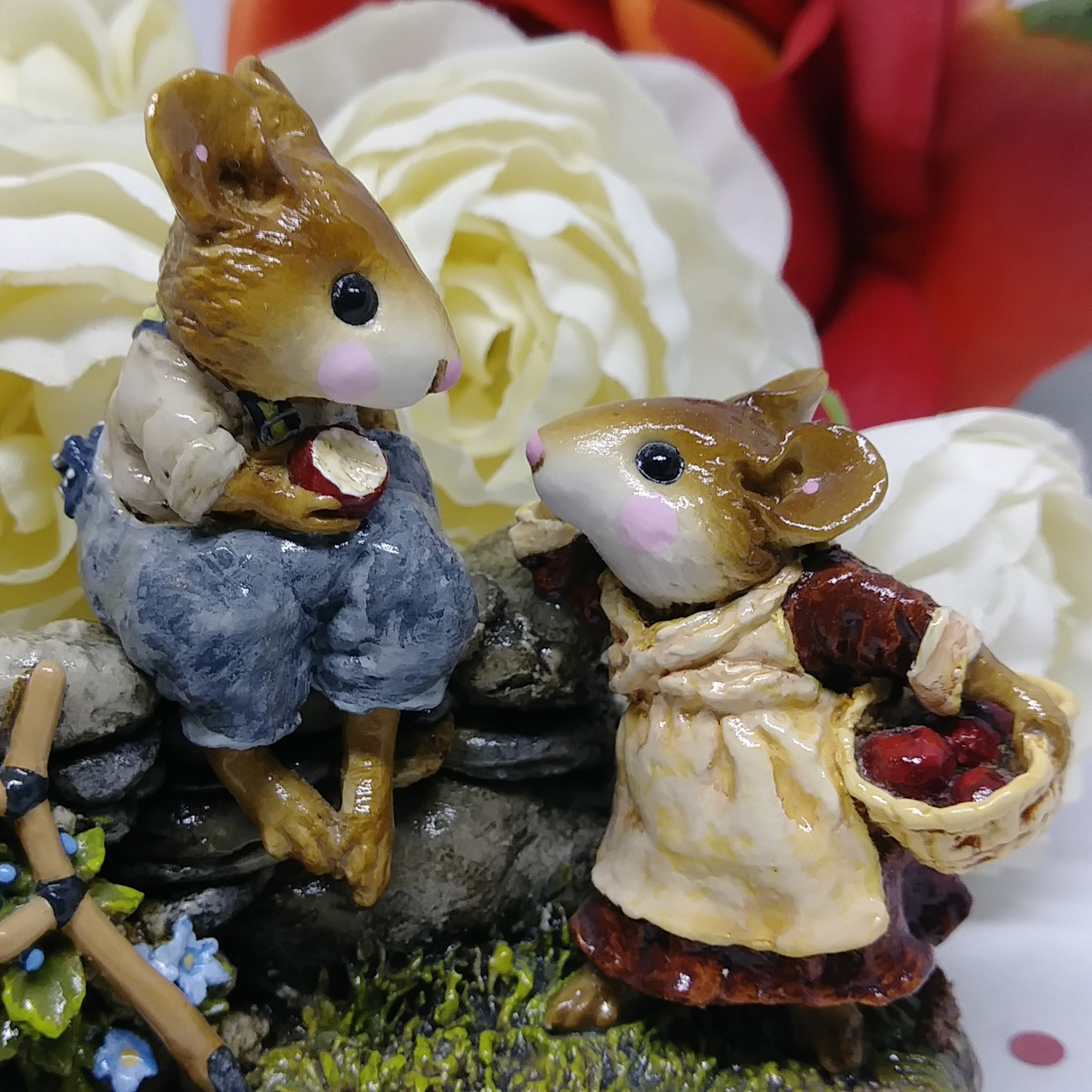 Wee Forest Folk Forest Scenes FS-7 - Wayside Chat - Endeavour Toys