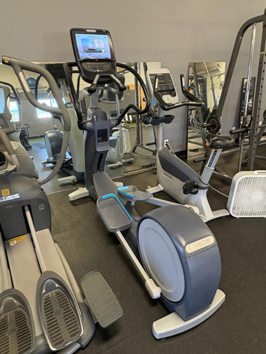 Precor 883 EFX Elliptical (P82 Console) - (USED)