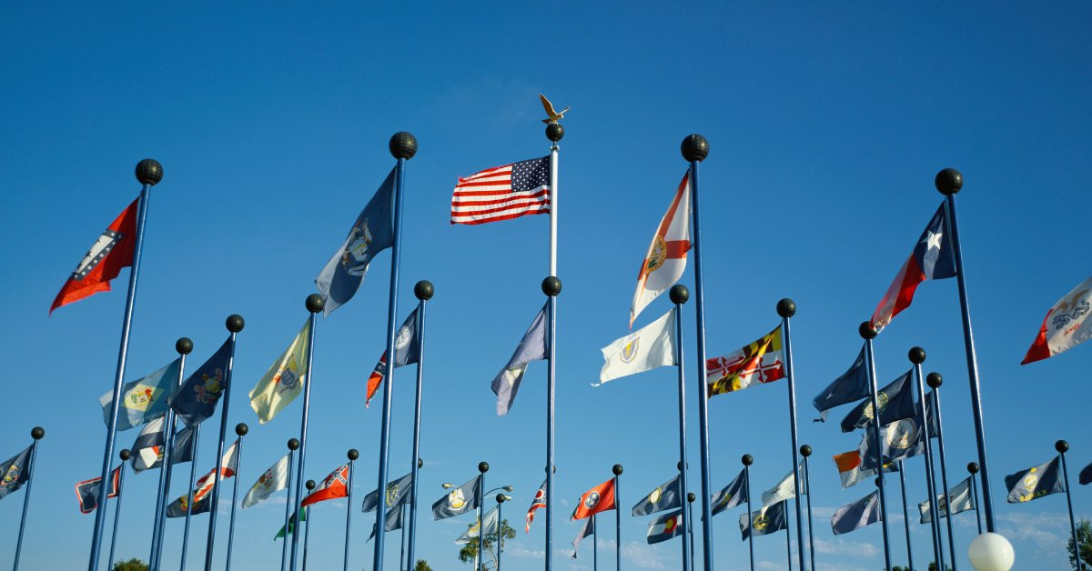 Creative Ways to Showcase Your State Pride With Flags - Independence ...