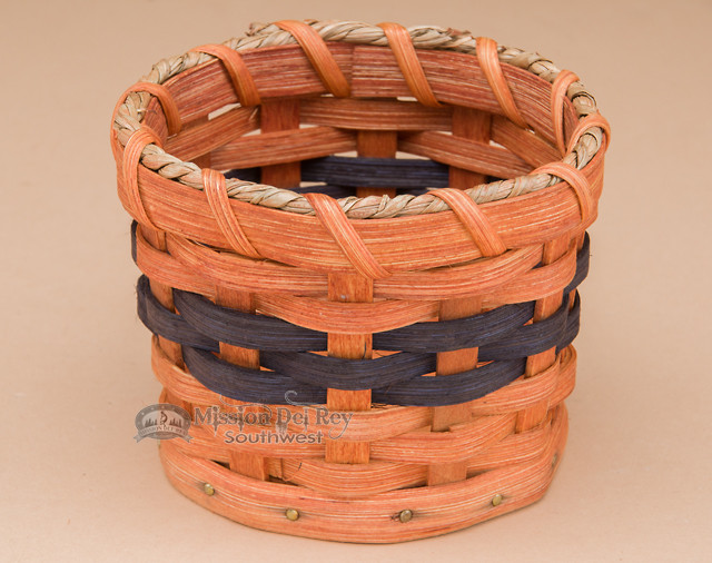 Small Handmade Amish Gift Basket - Round (EM75) - Mission Del Rey Southwest