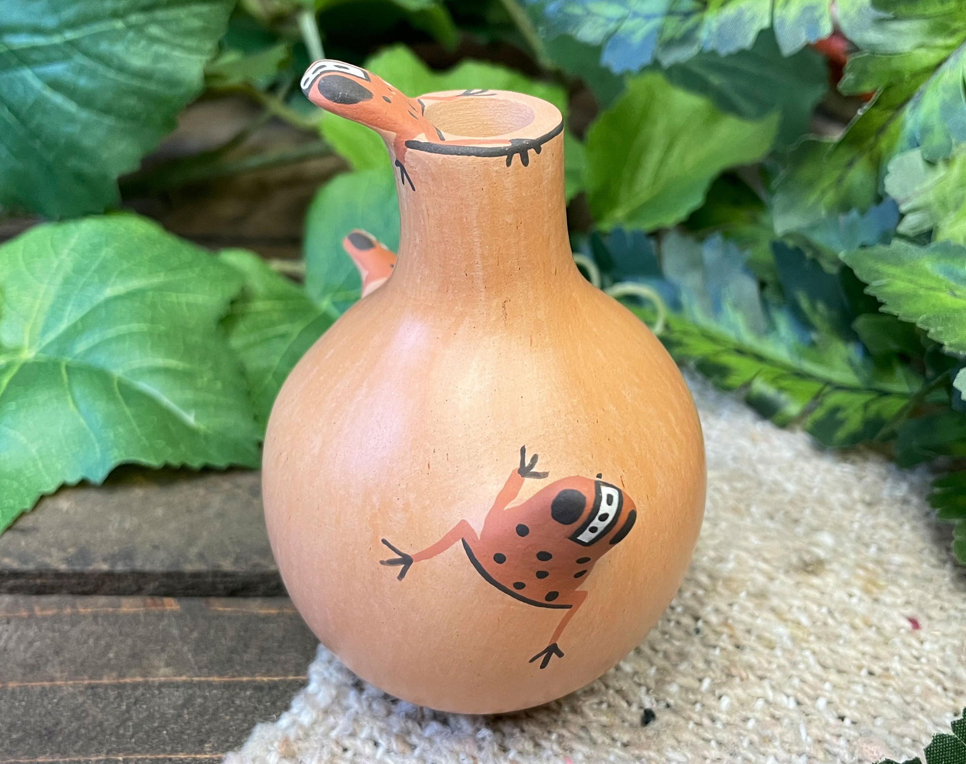 Native American Zuni Seed Pot 4" -Frogs (138bc11) - Mission Del Rey ...