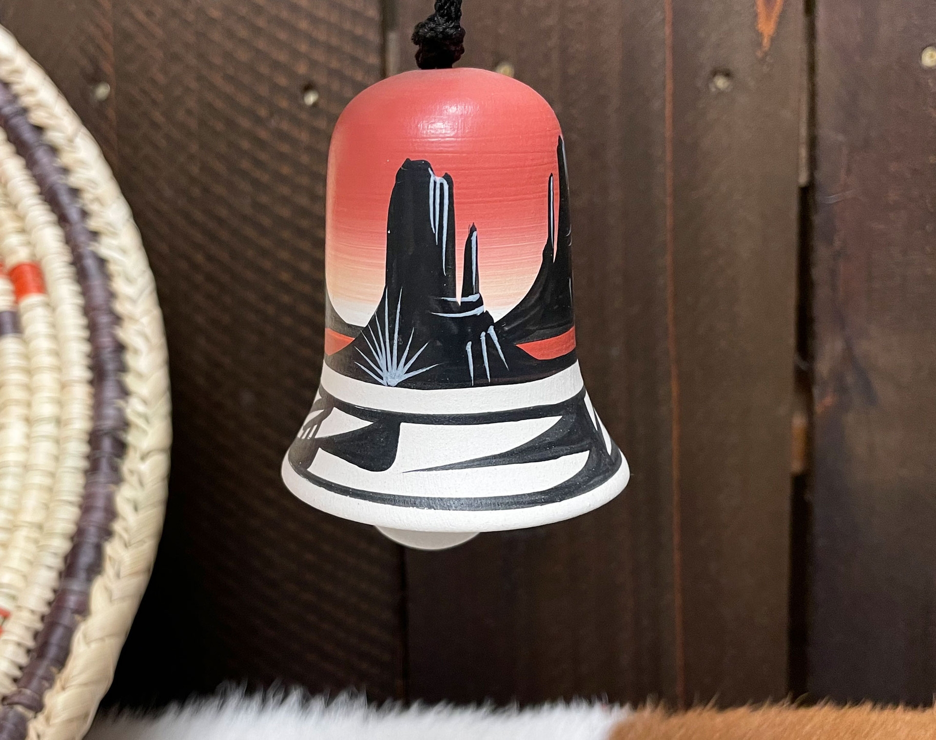 Hand Painted Pottery Bell 2.75" -Navajo (35bc97) - Mission Del Rey ...