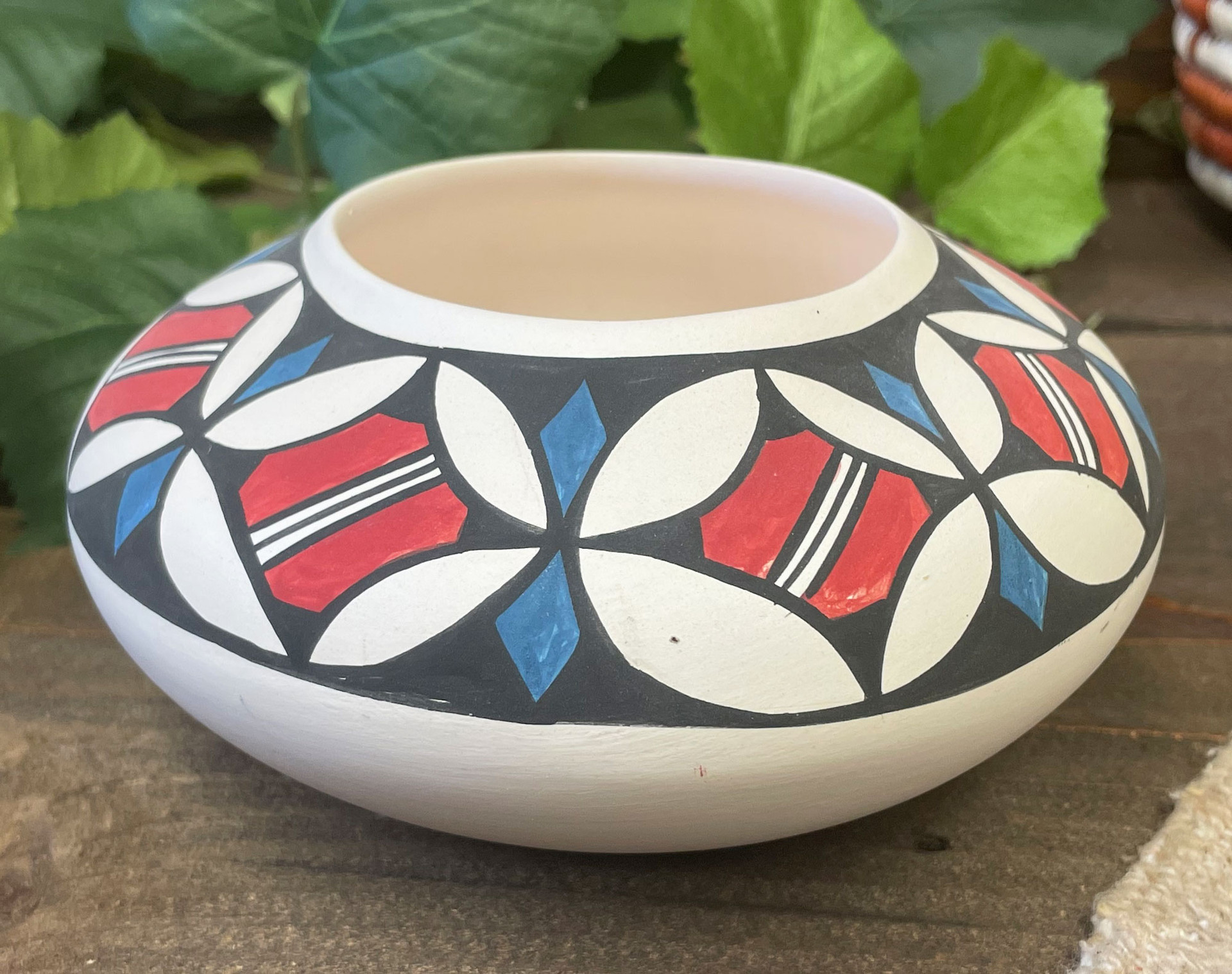 Hand Painted Tigua Pottery Saucer Pot 5.5" (77bc14) - Mission Del Rey ...