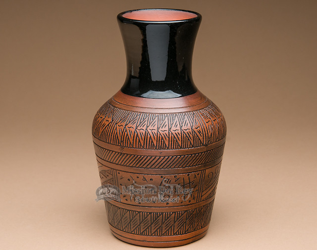 Indian Pottery Etched Clay Feather Vase 7" -Navajo (p321) - Mission Del ...