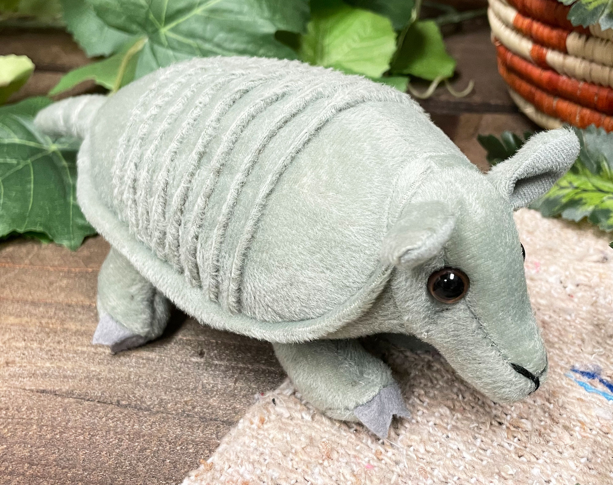 Plush Stuffed Animal -Armadillo (155bc40021) - Mission Del Rey ...