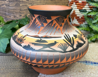 Handcrafted Navajo Pottery Vase -Desert (169pd55) - Mission Del Rey ...