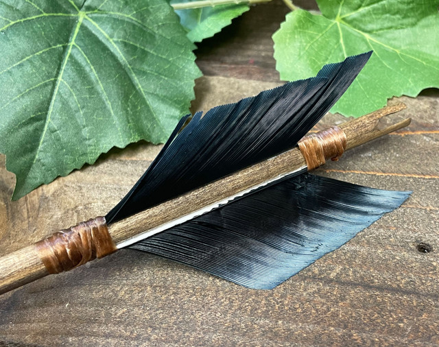 Beaded Decorative Indian Arrow 31" -Two Tone (arrow-3) - Mission Del ...