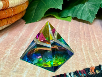 Light Reflective Pyramid Prism -1.5" (189bc21) - Mission Del Rey ...