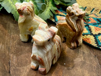 Assorted Onyx Stone Wolf Carving 2" (200bc1822d)