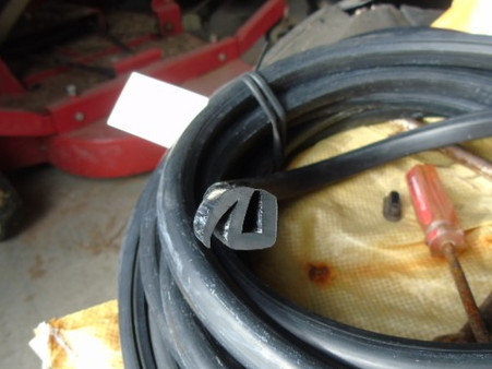 Front and rear UNIVERSAL Windscreen rubber (light) - Old~Era Services