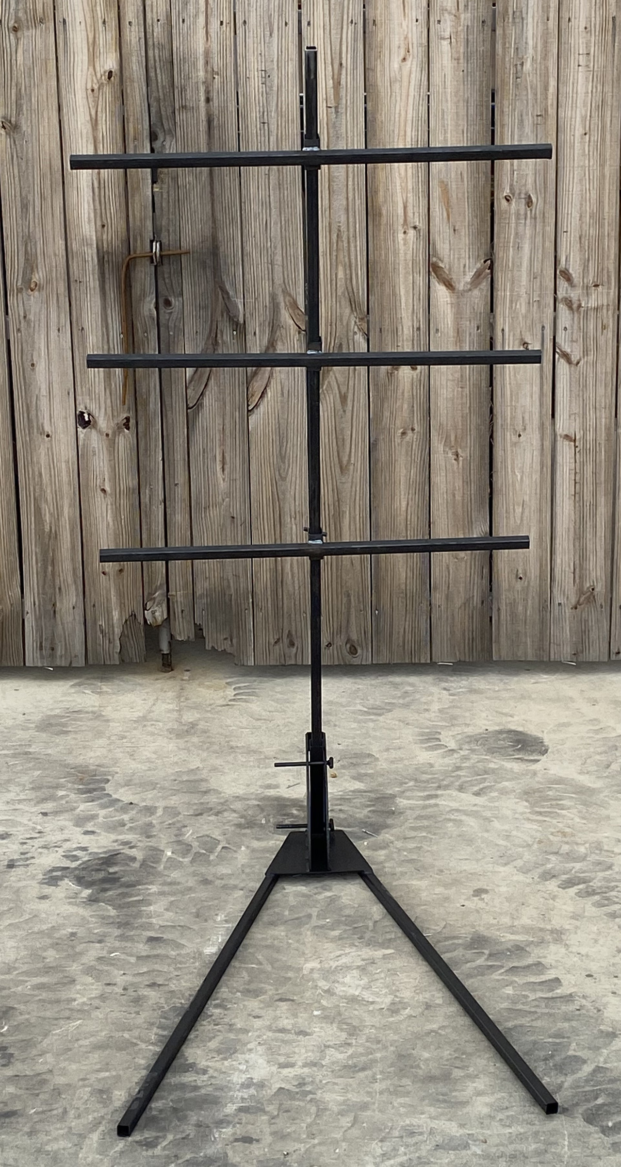 Asado Cross with Adjustable Base