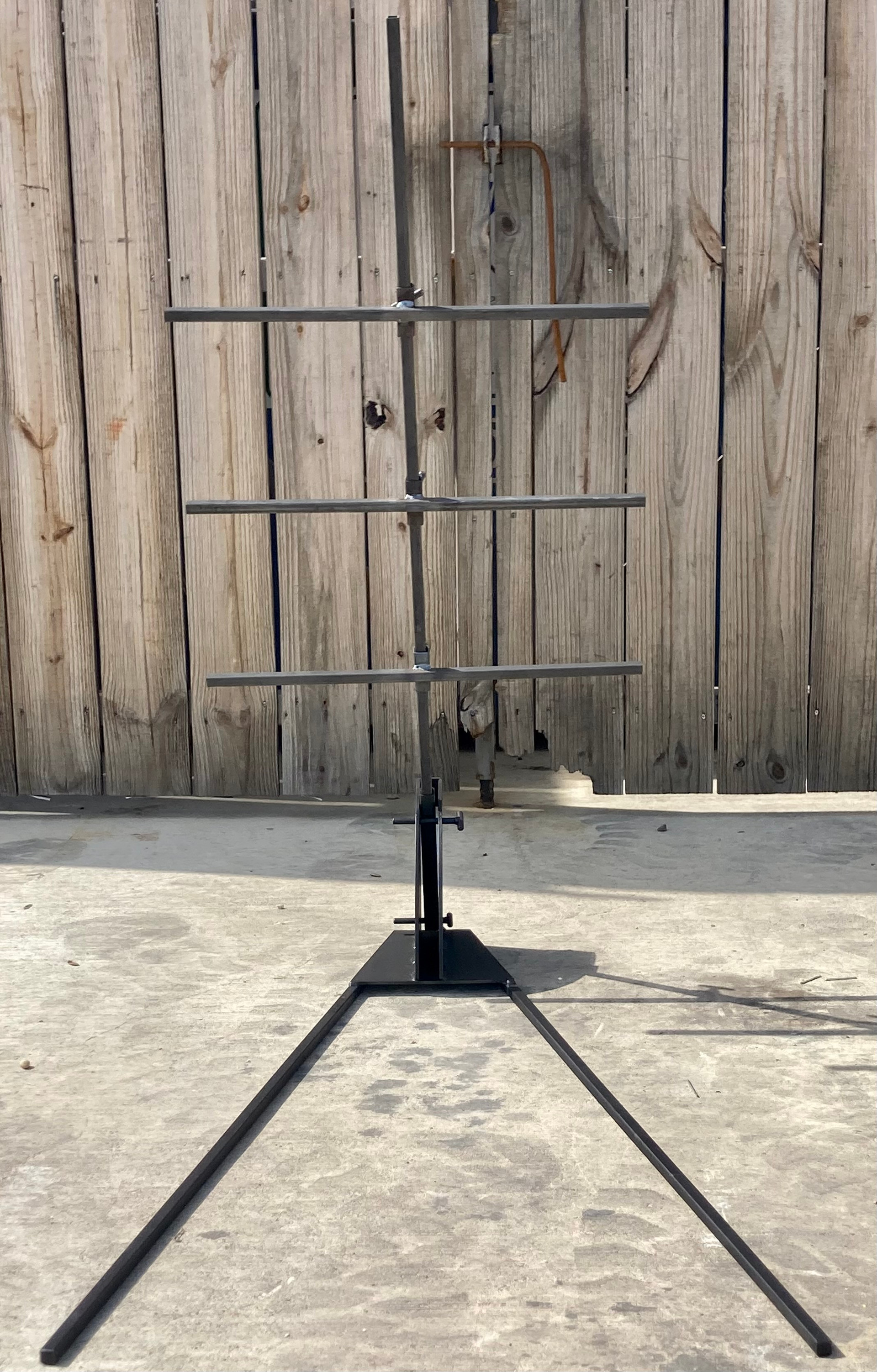 Asado Cross with Adjustable Base