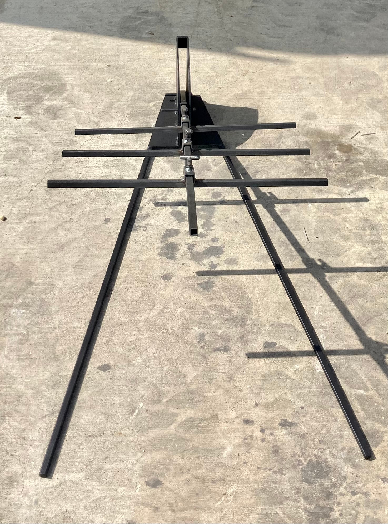 Asado Cross with Adjustable Base