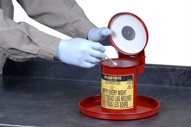 Portable 0.45 gallon Bench Top Solvent Can