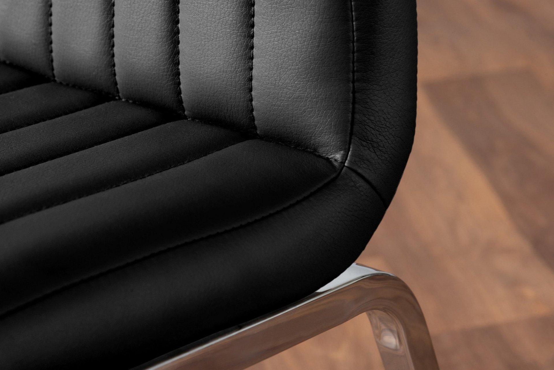 Selina Round Dining Table and 4 Isco Chairs | Furniturebox