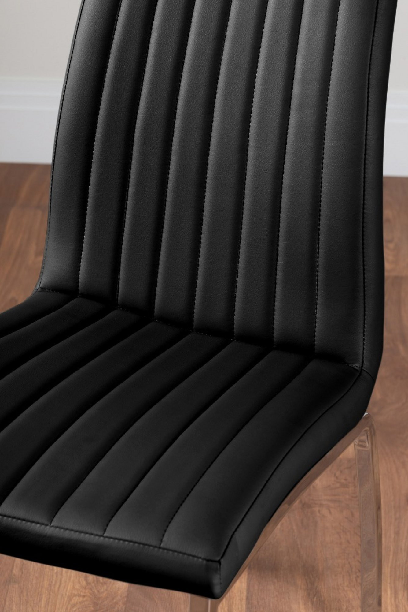 Selina Round Dining Table and 4 Isco Chairs | Furniturebox