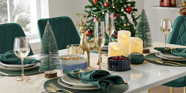 How To Dress A Table For Christmas - Furniturebox UK