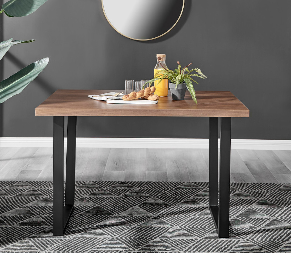 Kylo Wood Dining Table 4 Corona Leather Chairs Black
