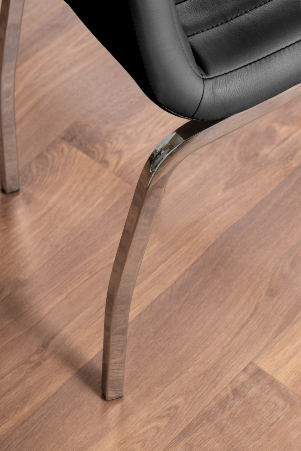 Selina Round Dining Table and 4 Isco Chairs | Furniturebox
