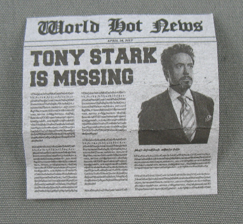Hot Toys - Newspaper - Tony Stark is Missing