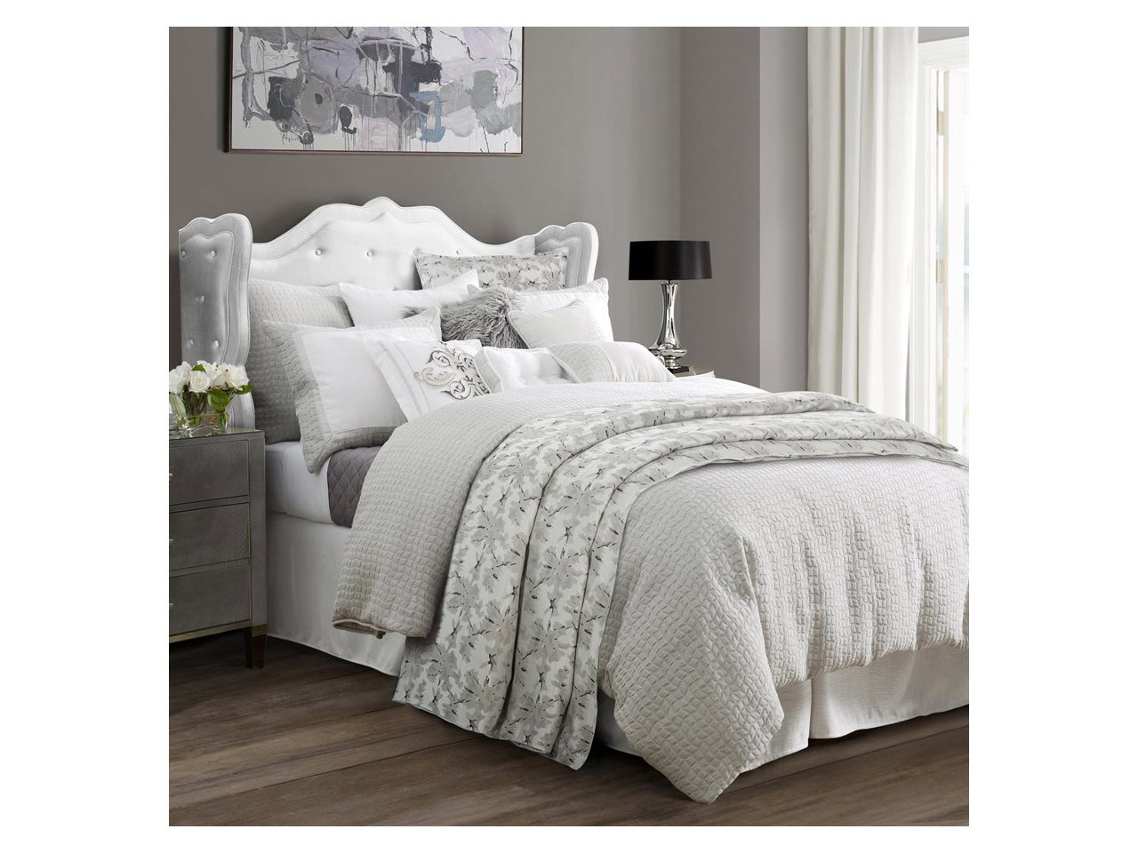 Wilshire Queen or King Bedding Set
