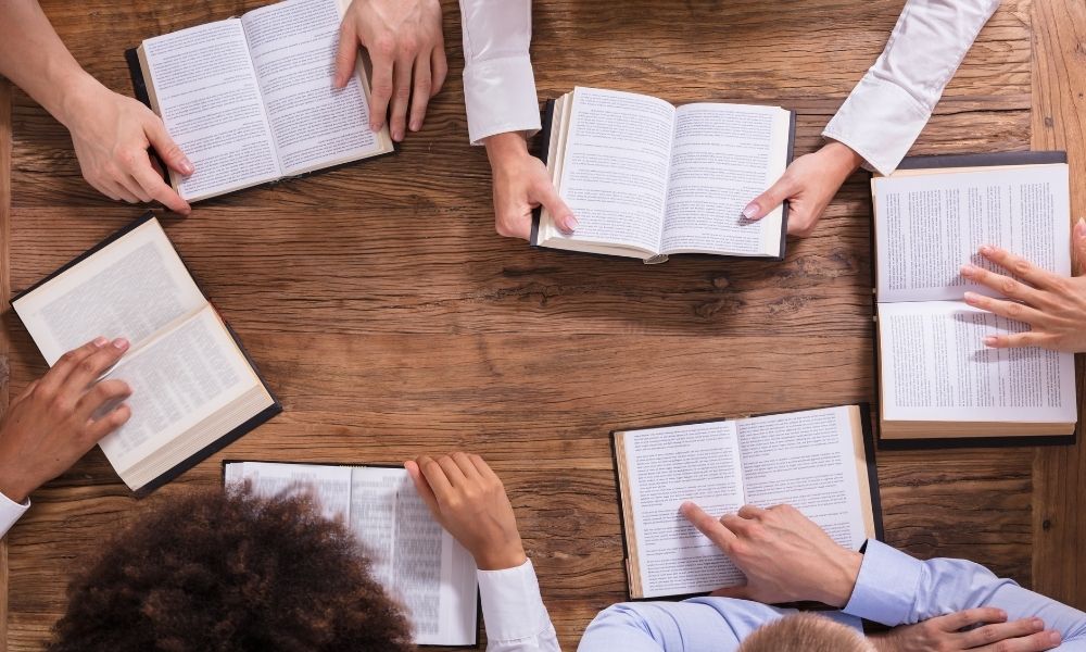 Ways To Make Your Bible Study More Engaging - The KJV Store