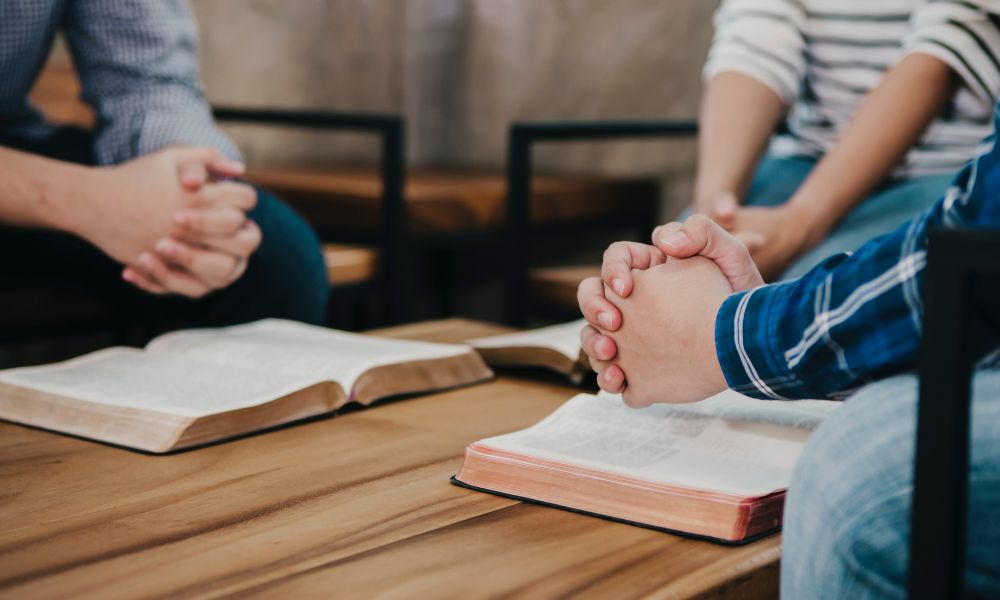7 Benefits of Joining a Bible Study Group - The KJV Store