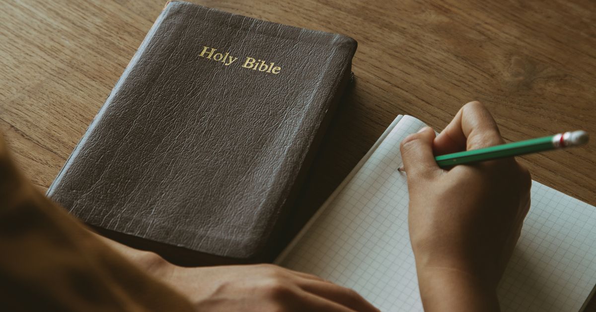Simple Ways To Start Journaling in Your Bible - The KJV Store