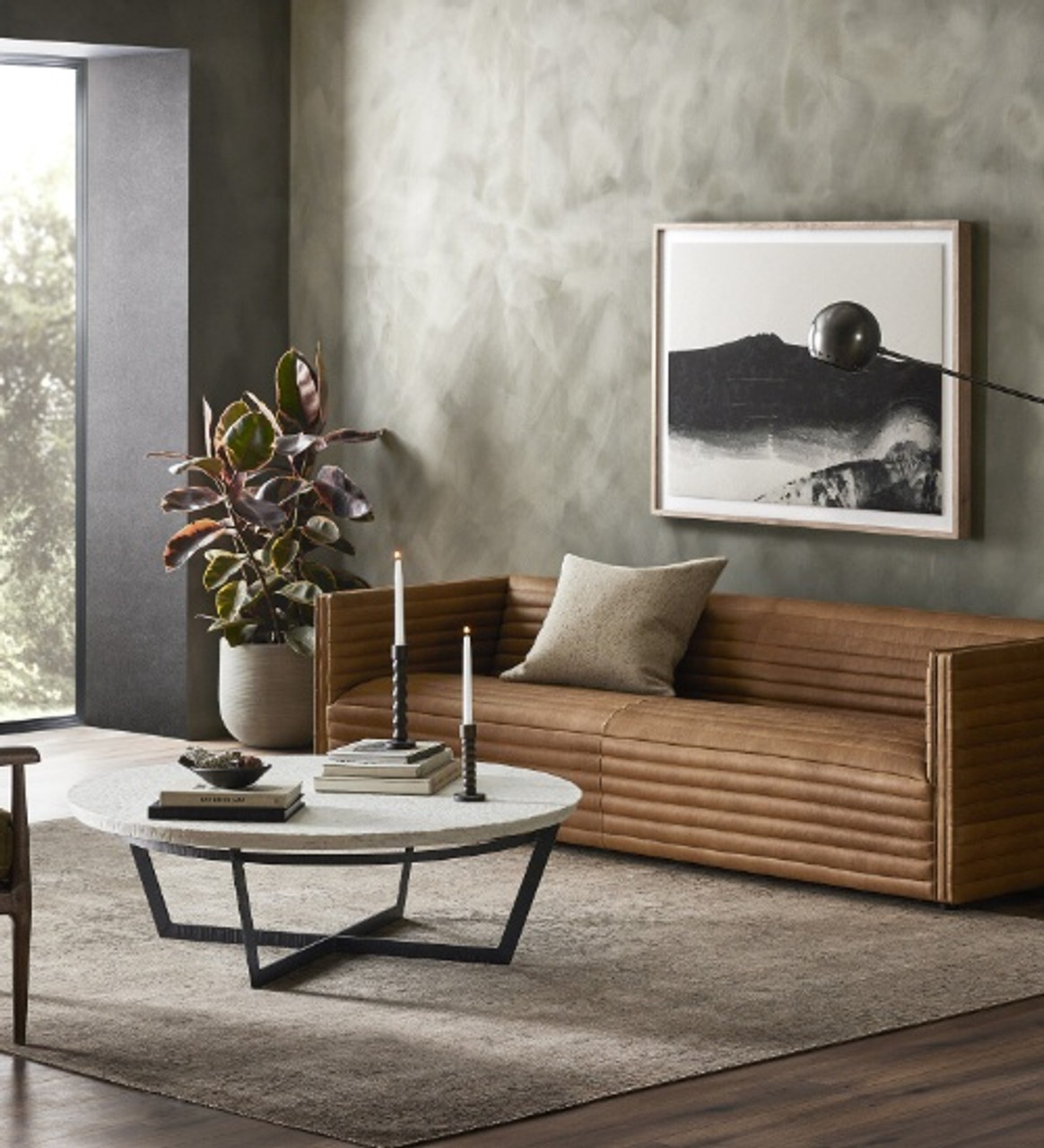 4 hands furniture store