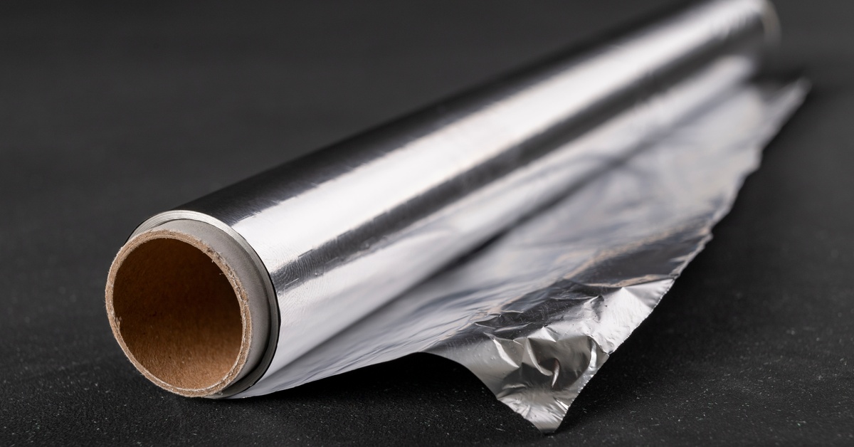 Dos and Don'ts of Using Foil for Food Storage - KEVIDKO