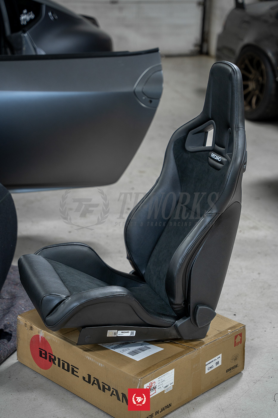 Recaro Sportster CS Reclinable Seat - Black Vinyl / Black Suede - Touge ...