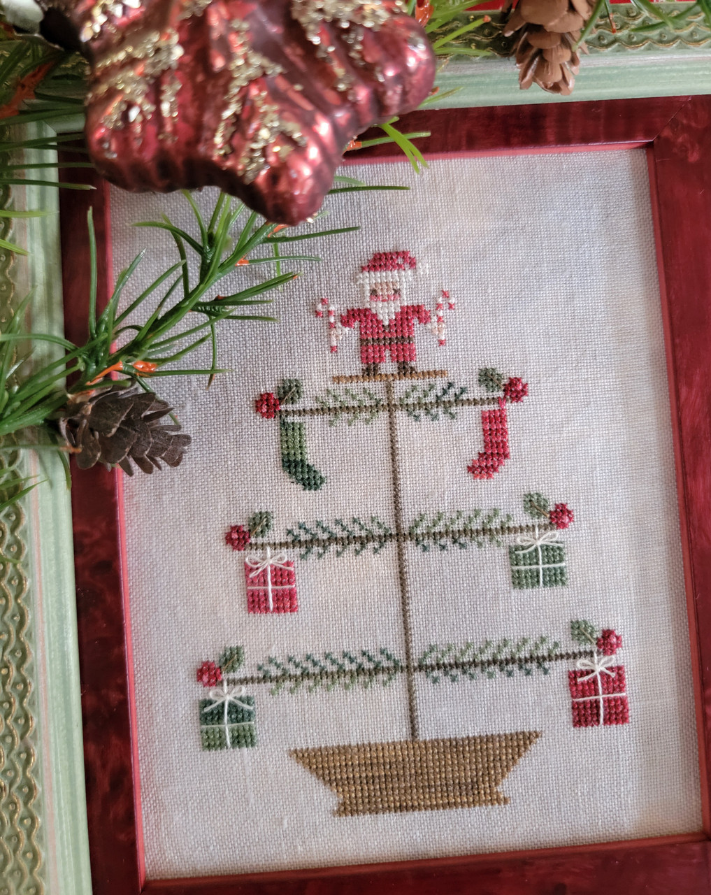 Saint Nick Feather Tree