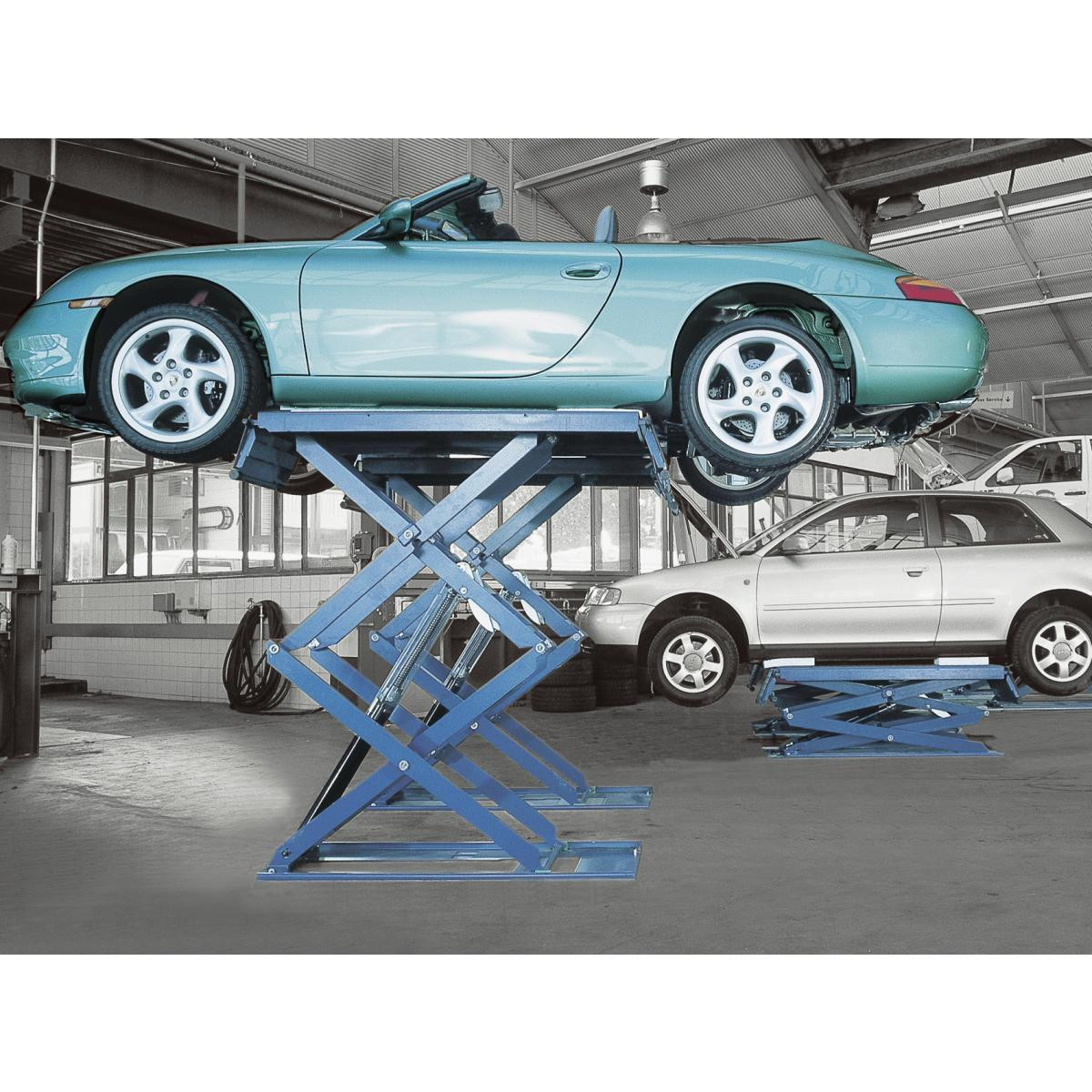 Nussbaum Jumbo 9- 9,000 lb Double Scissor Lift (Jumbo 9)
