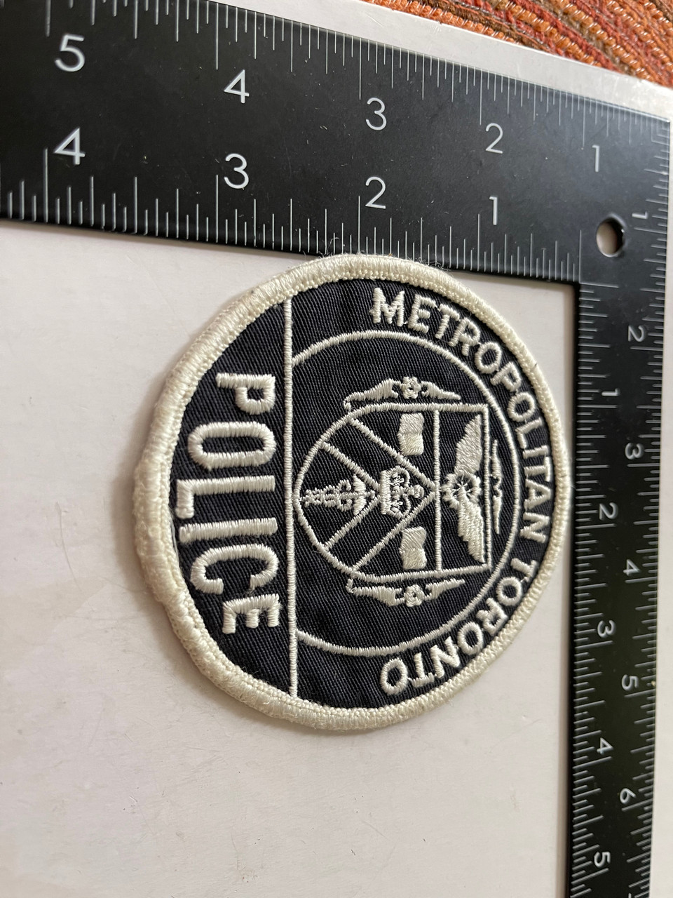 METROPOLITIAN TORONTO POLICE PATCH SILVER