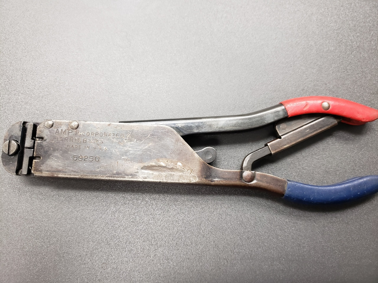 AMP TYCO TE 59250 Tool Pidg Strato-Therm Plastic-Grip Terminals Crimper