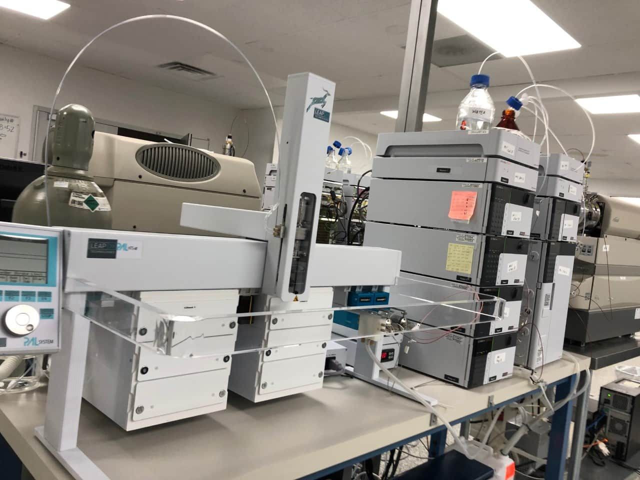 AB SCIEX 3200 QTRAP LC/MS/MS w/ 3200, w/ AUTO SAMPLERS *COMPLETE ...