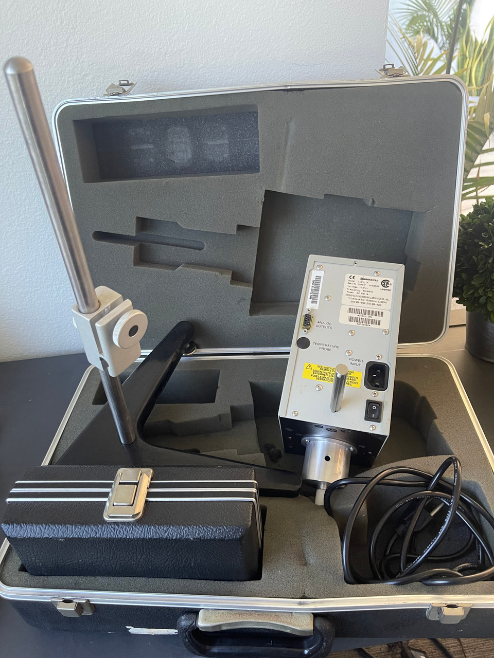 Brookfield LVDV-I+ Digital Programmable Viscometer with LV Spindle Set ...