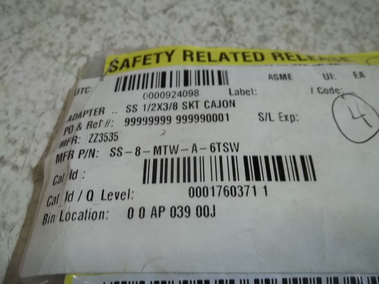 Buy - 4 SWAGELOK SS-8-MTW-A-6TSW ADAPTOR NEW NO BOX